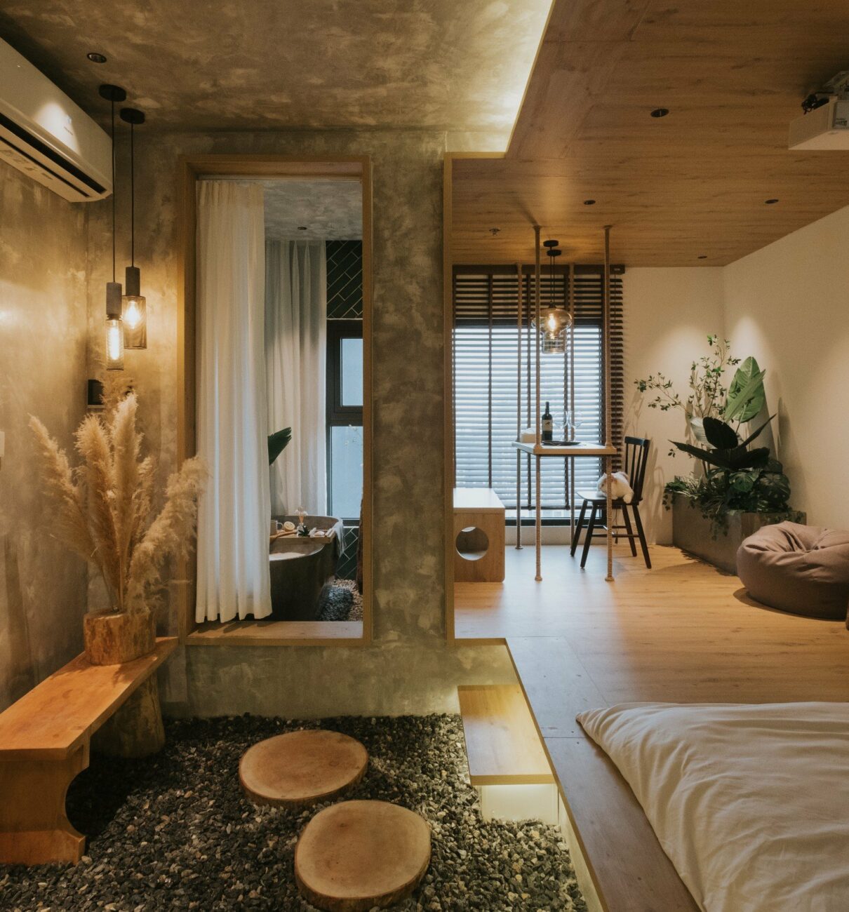 Sunlit Grove – Xa Nhà